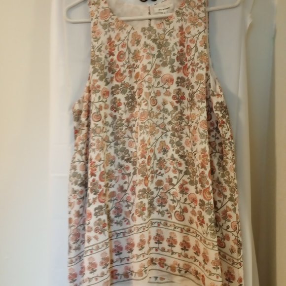 Max Studio | Tops | Max Studio Flowered Topp | Poshmark